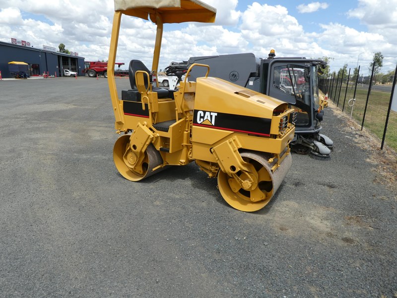 1997 CATERPILLAR CB-224C for sale