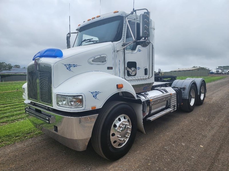 2013 KENWORTH T359 440HP 18SP ONLY 720K KLMS for sale