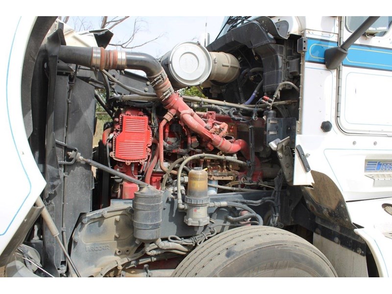 2012 KENWORTH T609 for sale