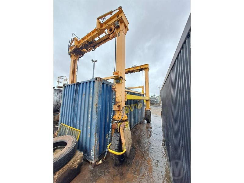 1989 ISOLOADER STRADDLE LOADER for sale