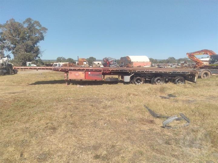 FREIGHTER TRI AXLE SEMI TRAILER for sale