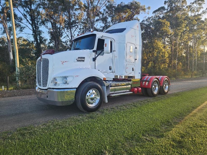 2013 KENWORTH T403 36INCH BUNK 18SP for sale