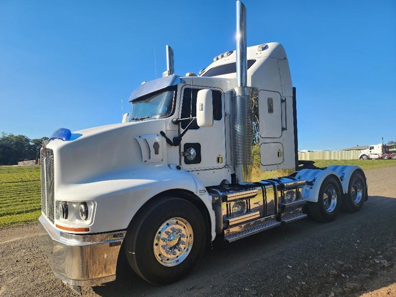 2007 KENWORTH T404S CUMMINS , AUTO for sale