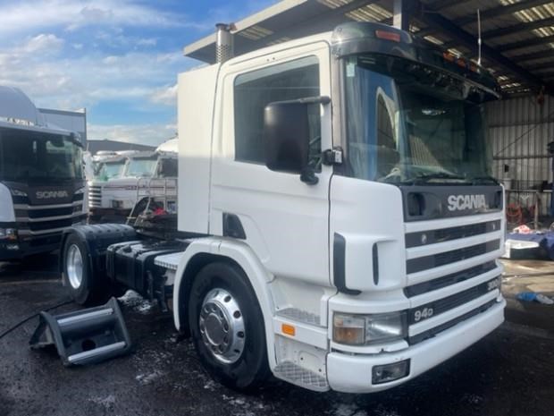 2004 SCANIA 94D 300 HP 4X2 NON/SLEEPER for sale