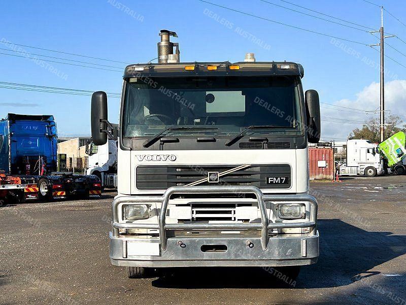 2001 VOLVO FM7 for sale