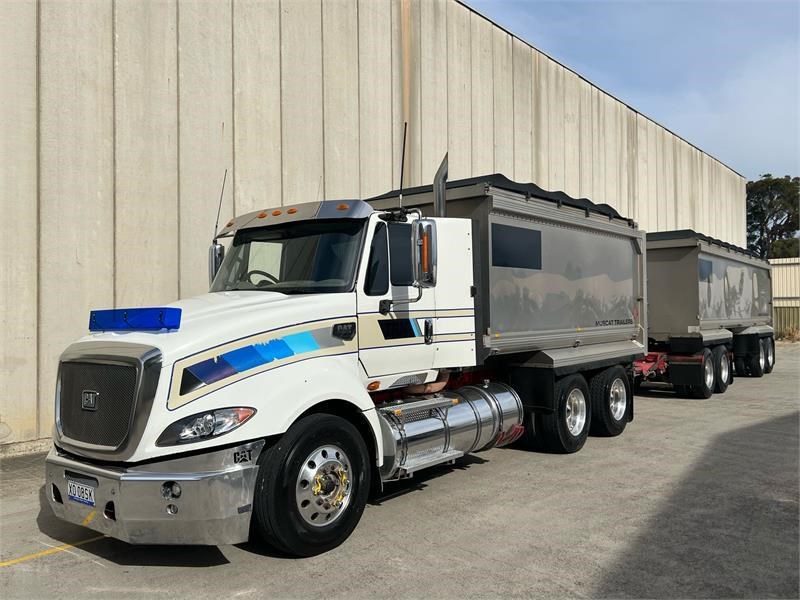 2010 CAT CT630 for sale