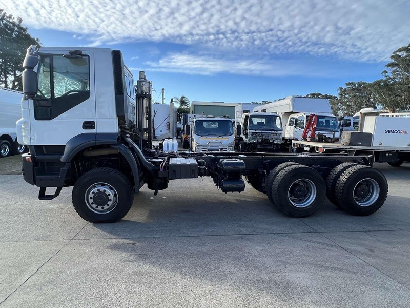 2012 IVECO TRAKKER AD450 for sale