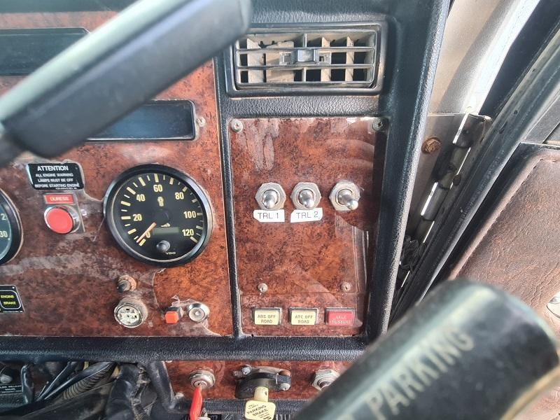 2010 KENWORTH T658 140 GCM DAY CAB for sale