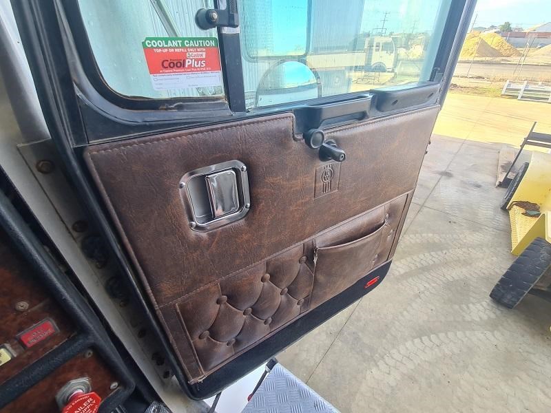 2010 KENWORTH T658 140 GCM DAY CAB for sale