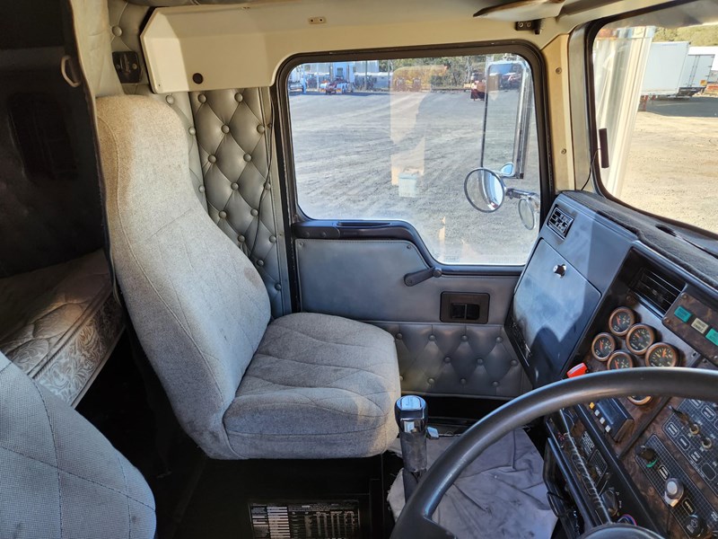 1996 KENWORTH T401 for sale