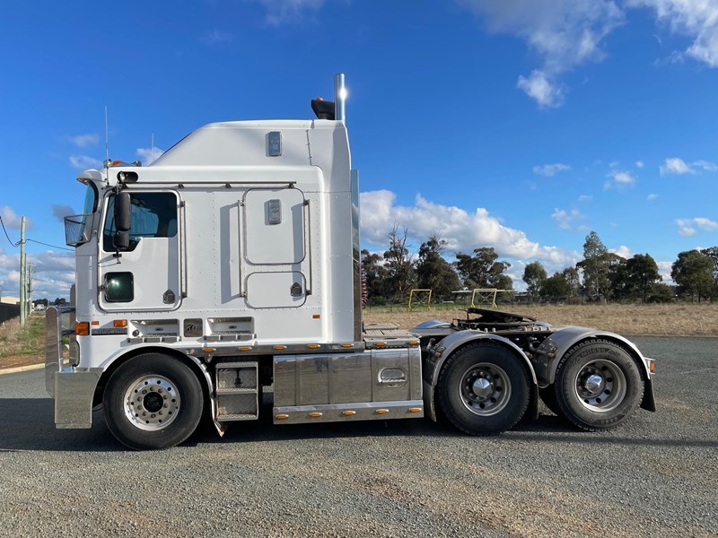 2010 KENWORTH K108 BIGCAB for sale