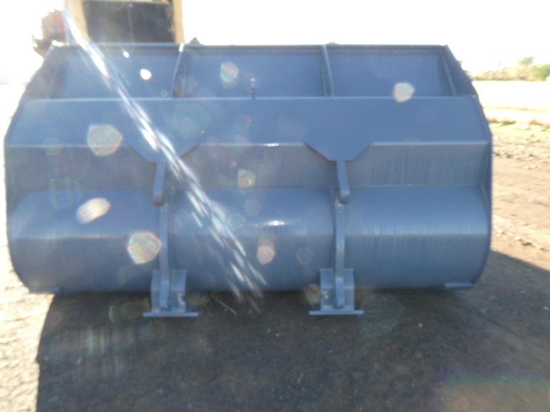 NORM ENGINEERING BUCKET TO SUIT JOHN DEERE LOADER for sale