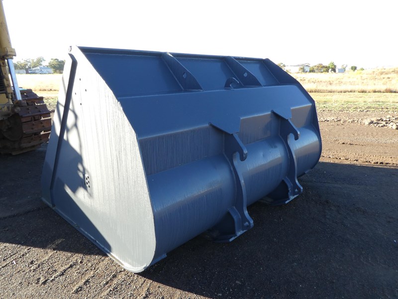 NORM ENGINEERING BUCKET TO SUIT JOHN DEERE LOADER for sale