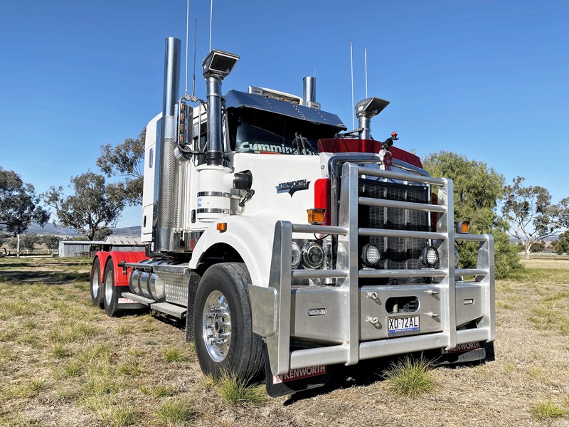 2013 KENWORTH T409 SAR for sale