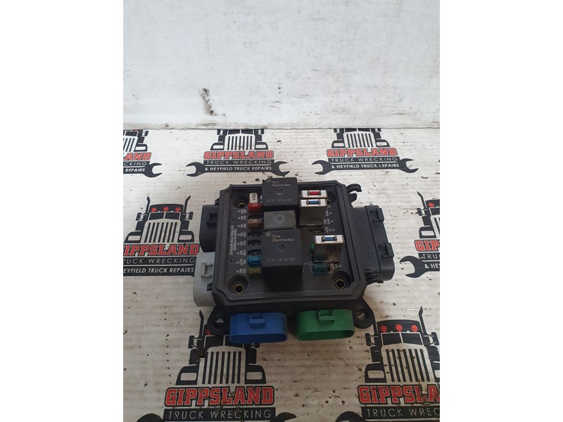 FREIGHTLINER FREIGHTLINER FUSE BOX A0632708000 A0632708000 for sale