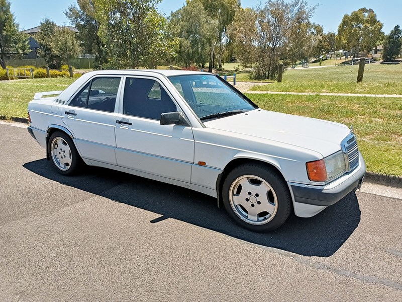 1992 MERCEDES-BENZ 180E for sale