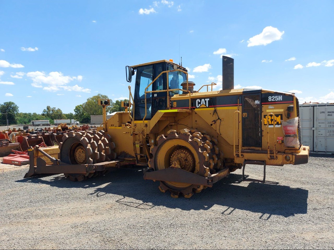 2006 CATERPILLAR 825H for sale