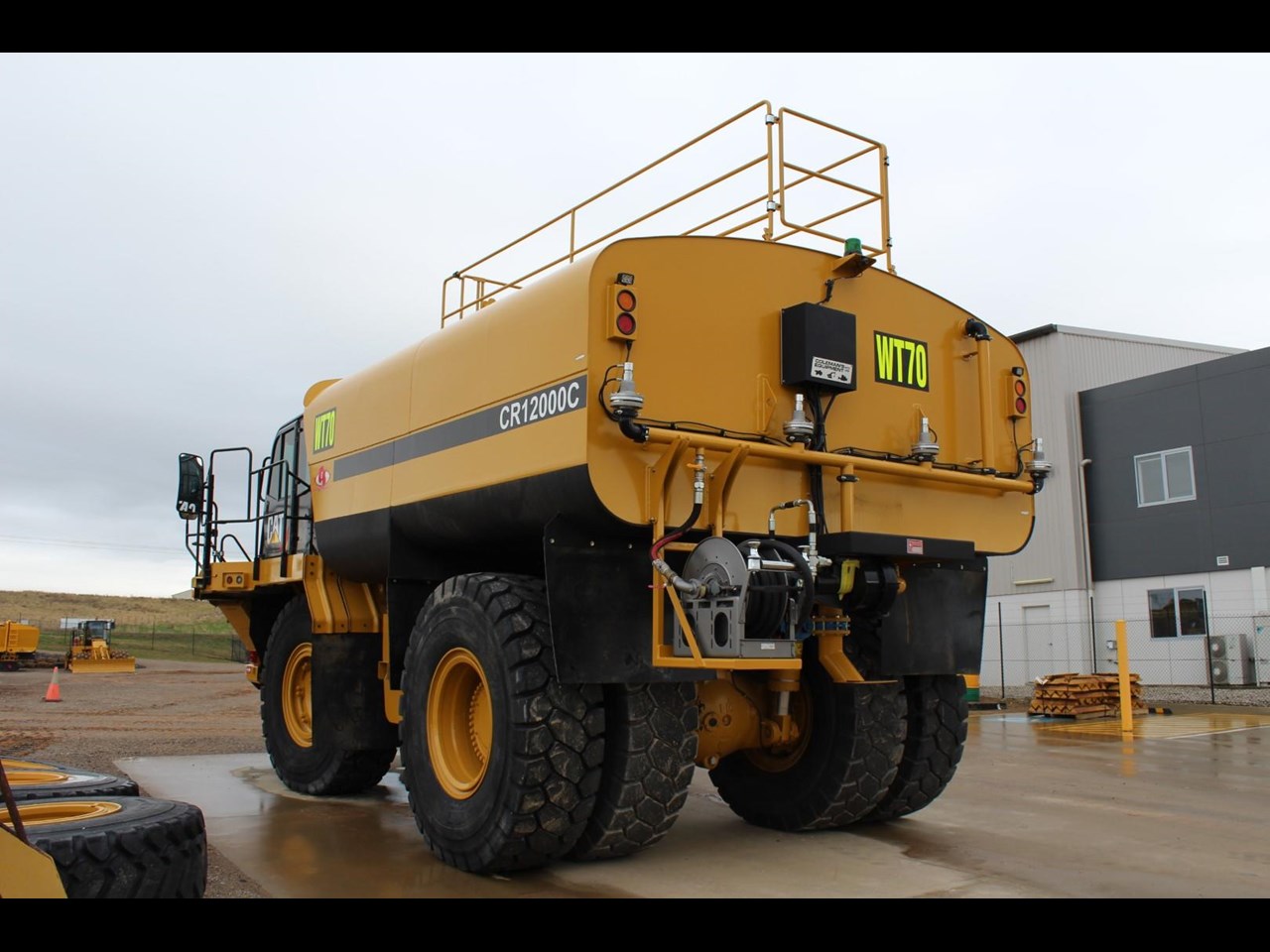 2018 CATERPILLAR 773 WATER TANK for sale