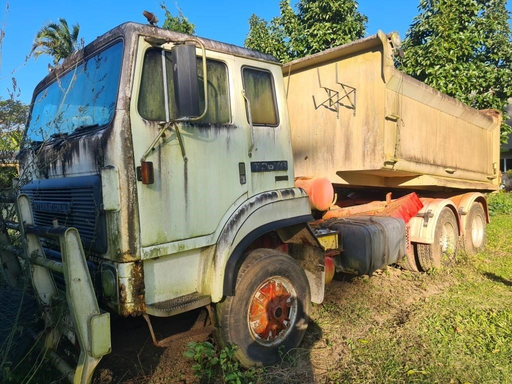 1989 INTERNATIONAL T LINE Wrecking dismantling