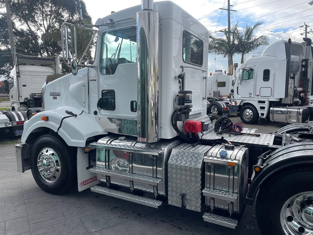 2016 KENWORTH T409 SAR DAYCAB AUTOSHIFT for sale