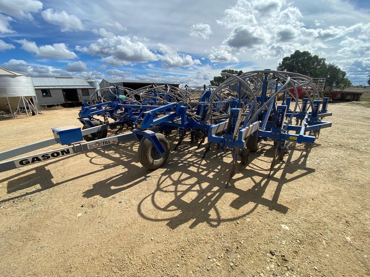 GASON SCARITILL & SEEDER SNFH37-250 & 1850 RT2 c/w small seeds box for sale