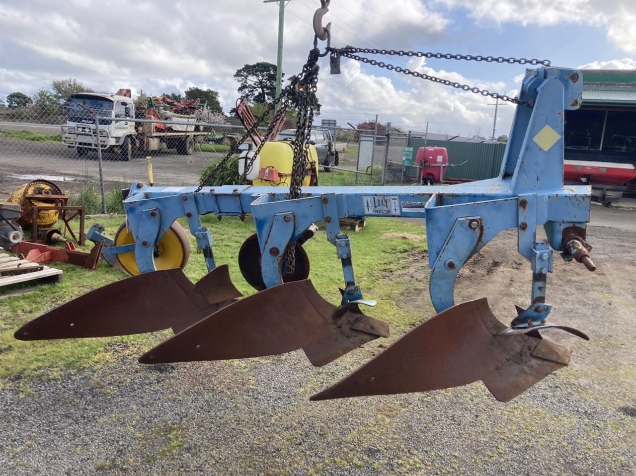 OVERUM 3 FURROW MOULDBOARD PLOUGH for sale