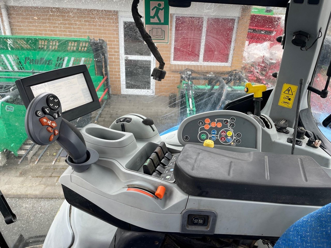 NEW HOLLAND T6090 for sale