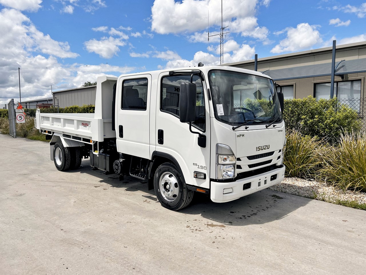 2022 ISUZU NPR 65/45-190 CREW TIPPER for sale