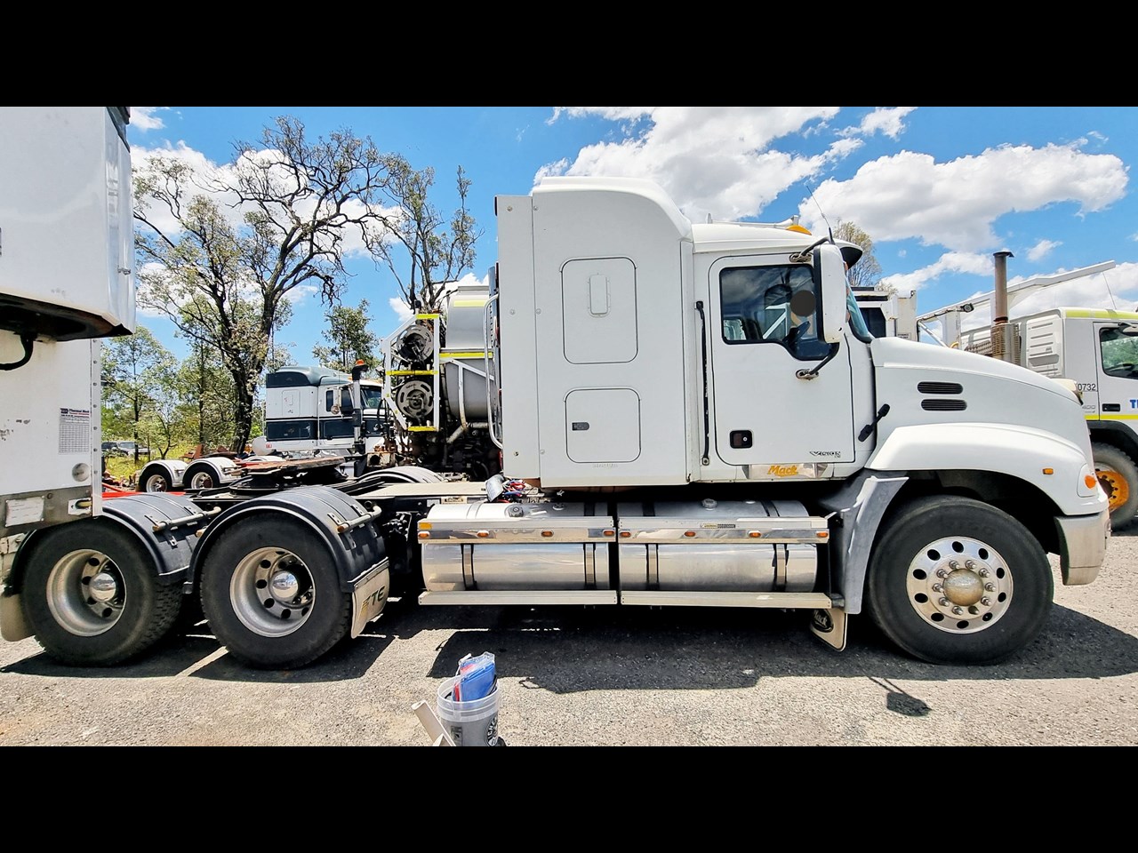 2005 MACK VISION CX 688RS for sale