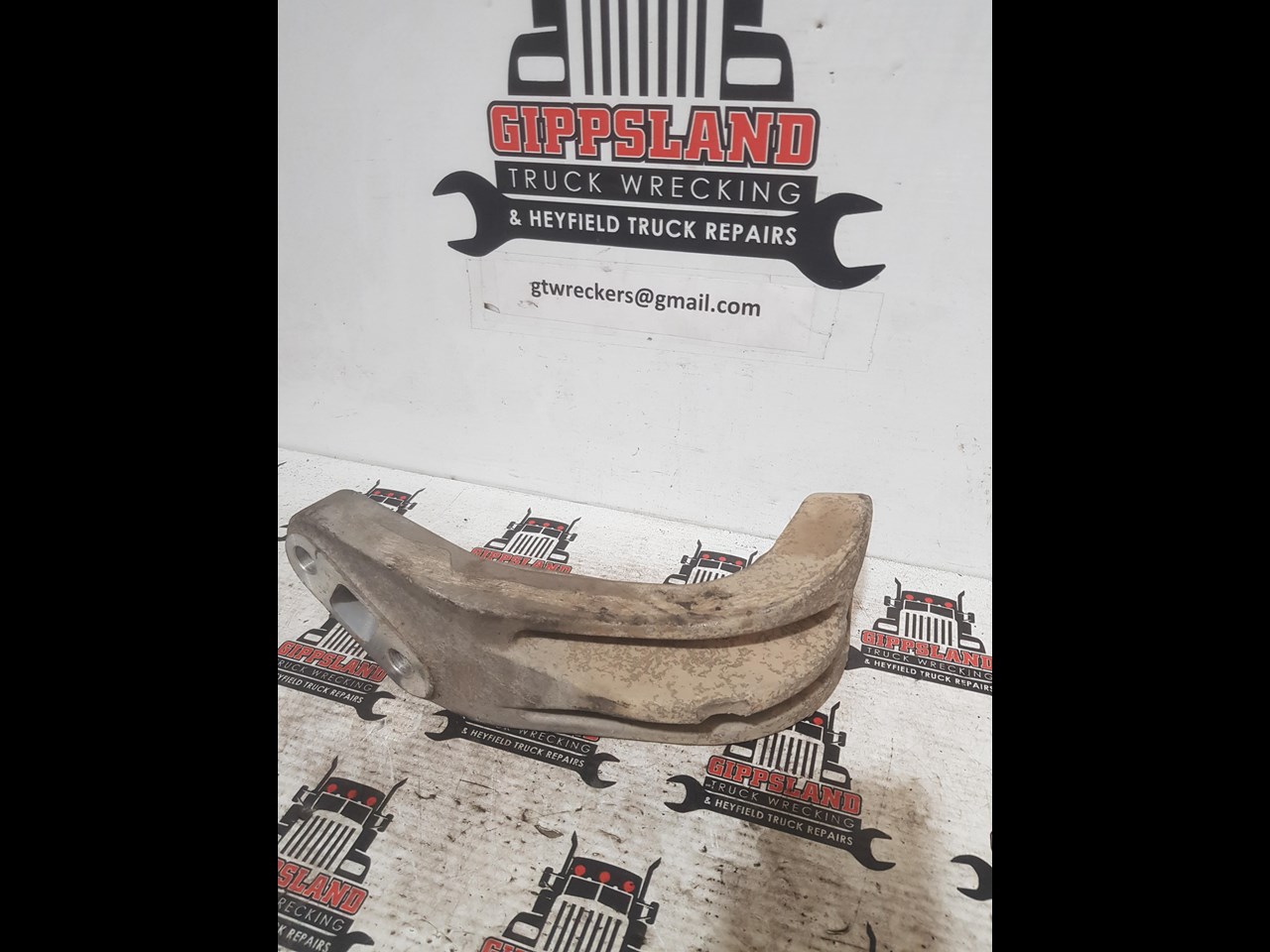 FREIGHTLINER RADIATOR SUPPORT/BRAKET LH 05-30928-001 FREIGHTLINER ...