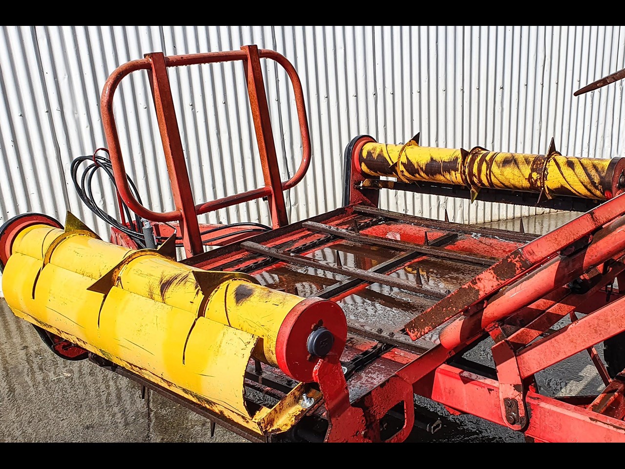 DUNCAN READ SIDEWINDER 2 BALE FEEDER for sale