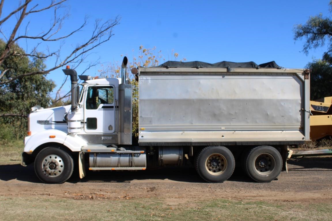 2004 KENWORTH T404 for sale