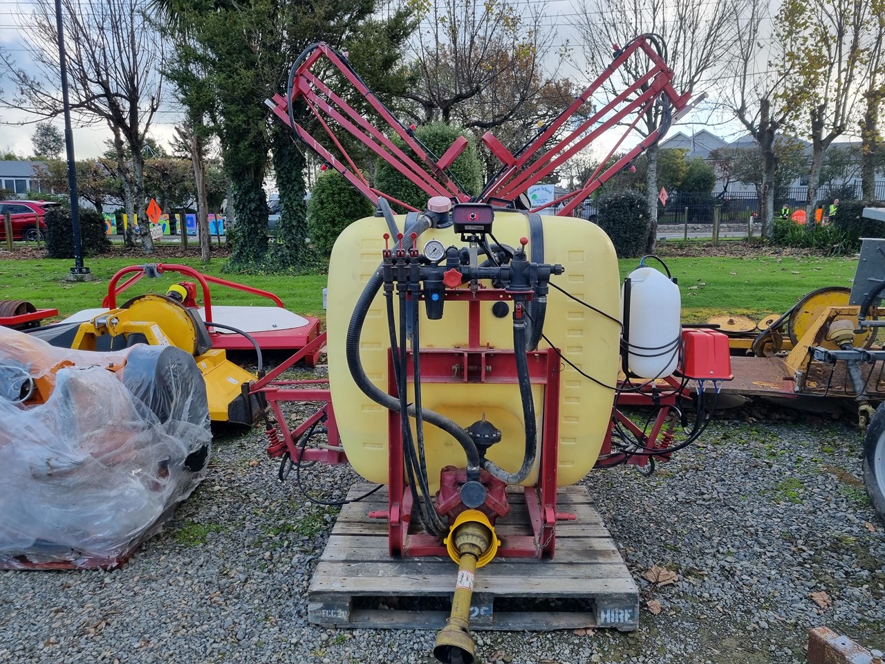 HARDI 600L 3PTL SPRAYER for sale
