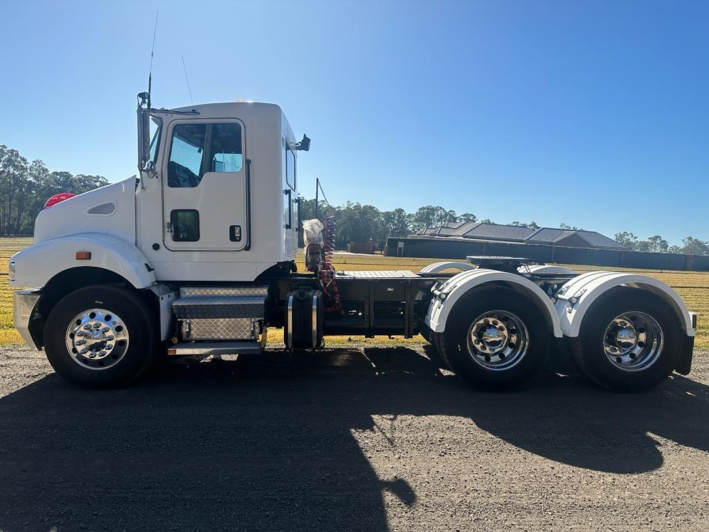 2013 KENWORTH T359 for sale