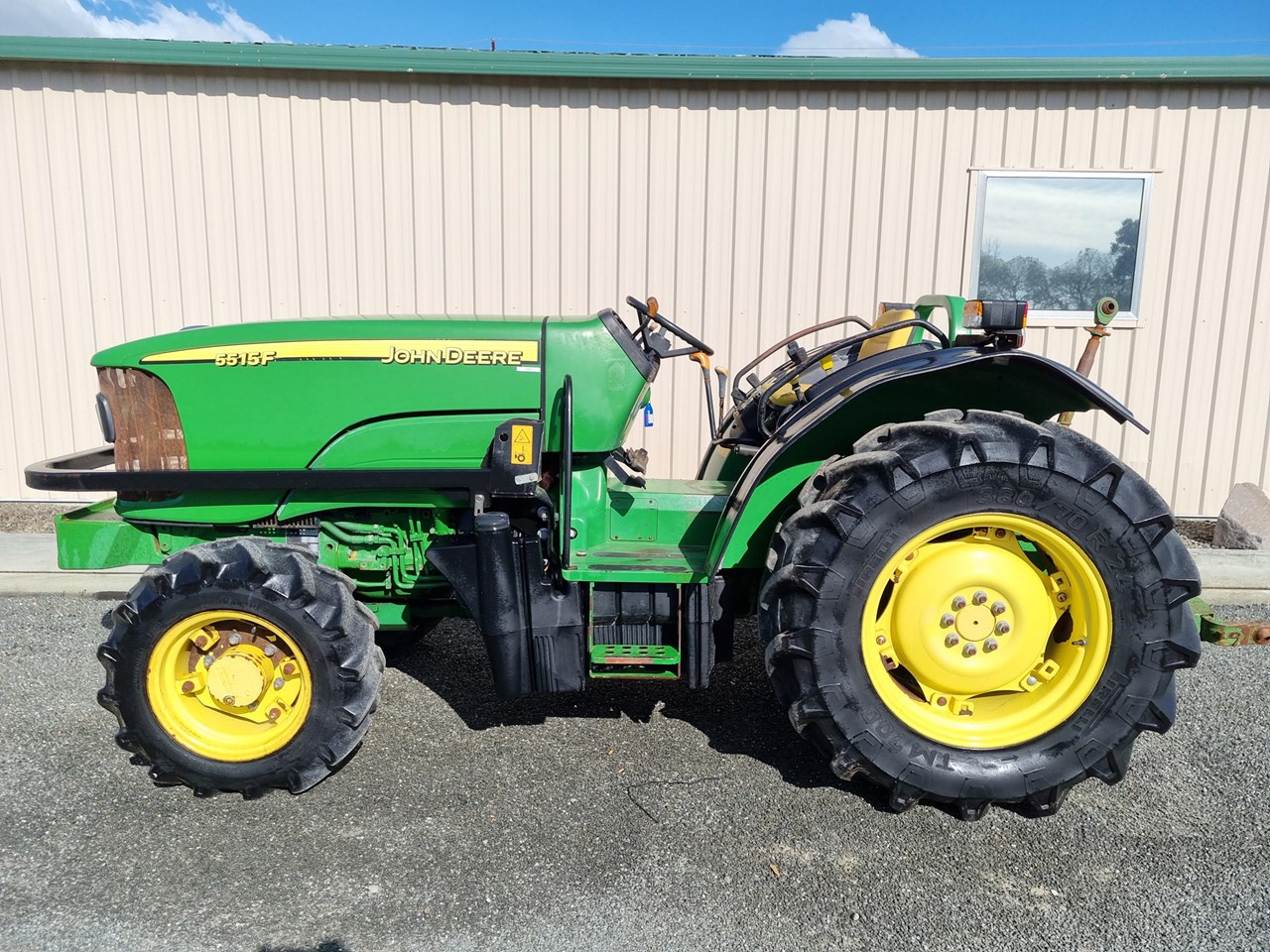JOHN DEERE 5515F for sale