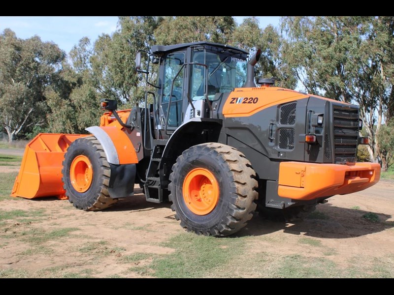 2013 HITACHI ZW220-5B for sale