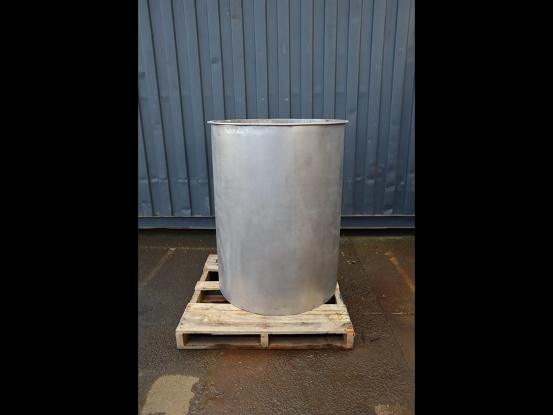 STAINLESS STEEL TANK 700L for sale