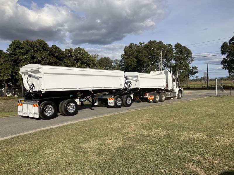 2023 BRUCE ROCK ENGINEERING !9 METER SIDE TIPPER B Double for sale