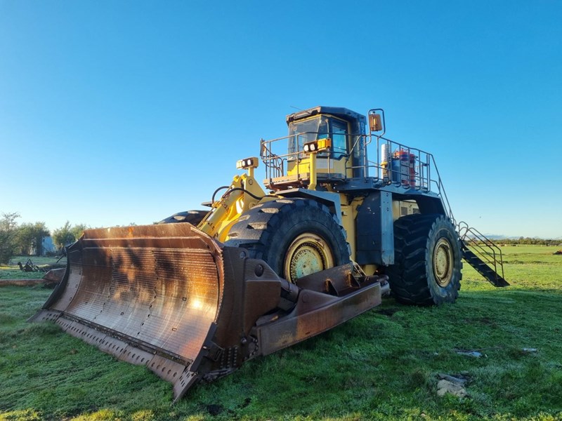 2000 KOMATSU WD900-3 for sale