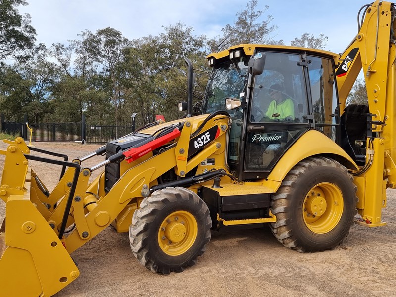 2012 CATERPILLAR 432F BACKHOE 4WD Extendahoe SideShift Fitted with 4in1 ...