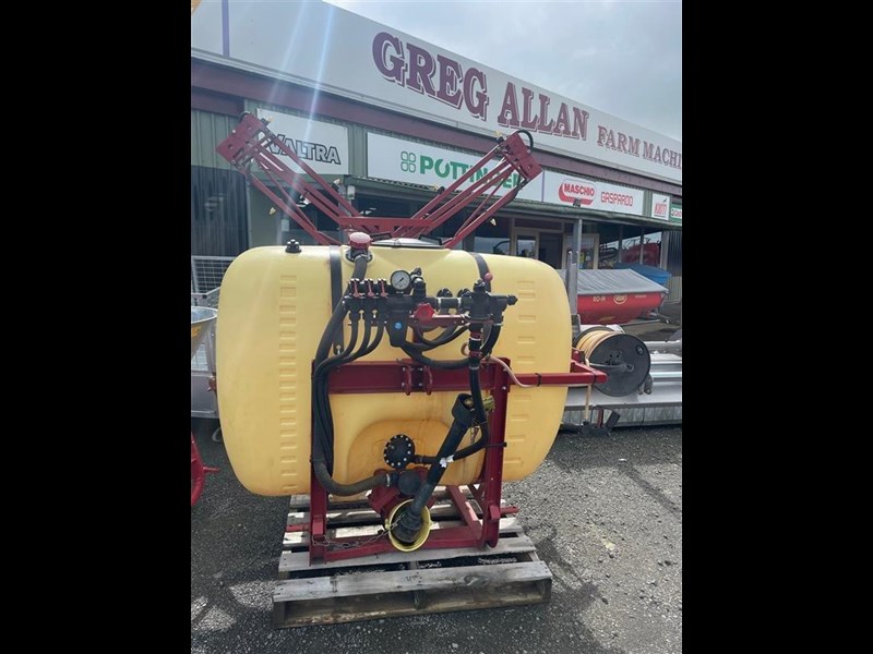 2016 HARDI NK 800 HARDI 800L 10M BOOM + REEL for sale