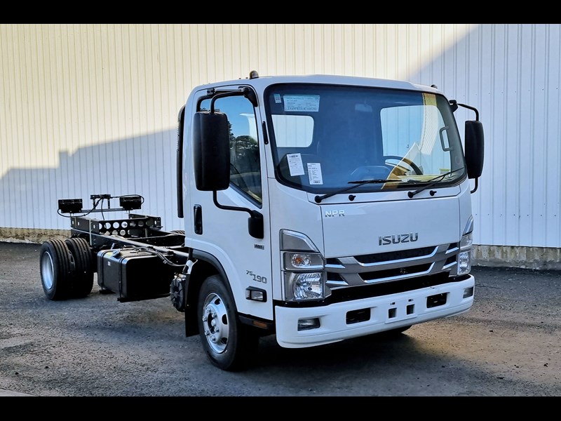 2022 ISUZU NPR 75-190 LWB AMT for sale