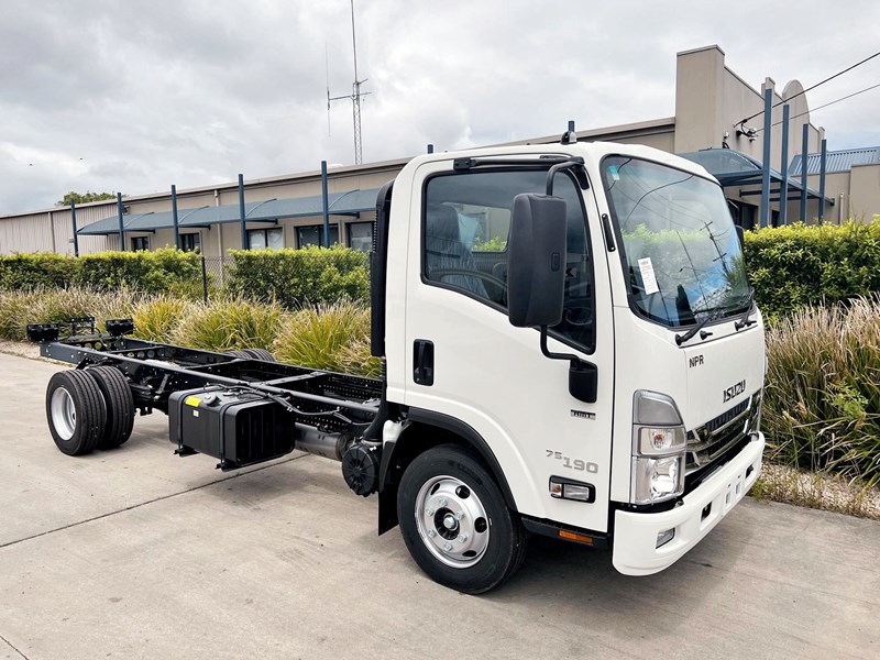 2022 ISUZU NPR 75-190 AMT LWB for sale