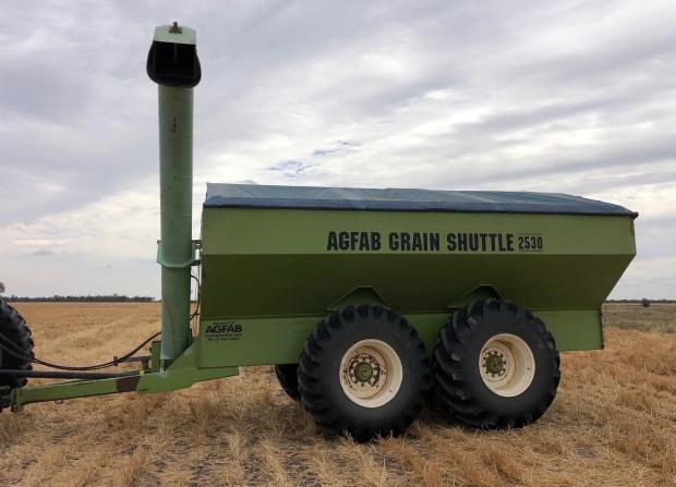AGFAB 2530 GRAIN SHUTTLE for sale