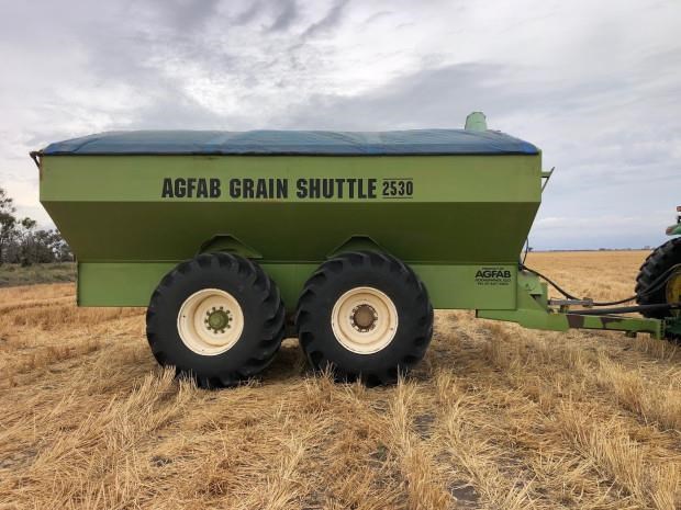 AGFAB 2530 GRAIN SHUTTLE for sale