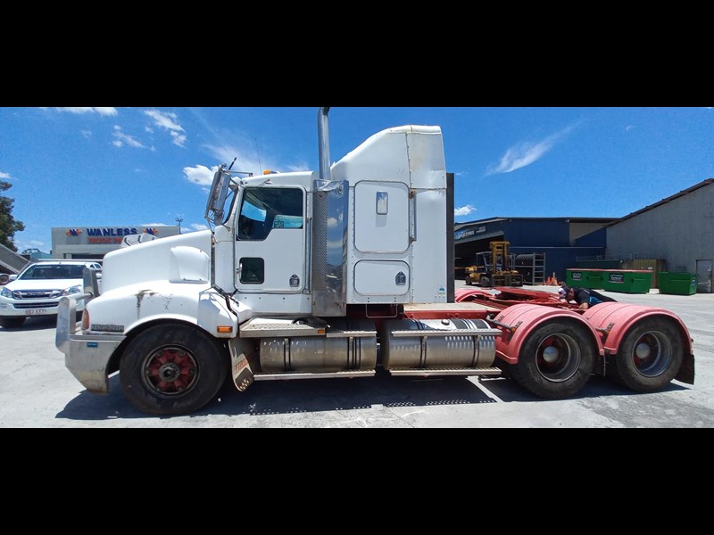 2003 KENWORTH T401 T401 dismantling
