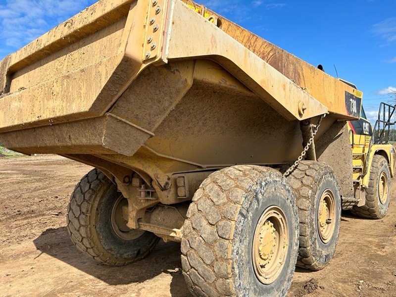 2007 CATERPILLAR 730 for sale