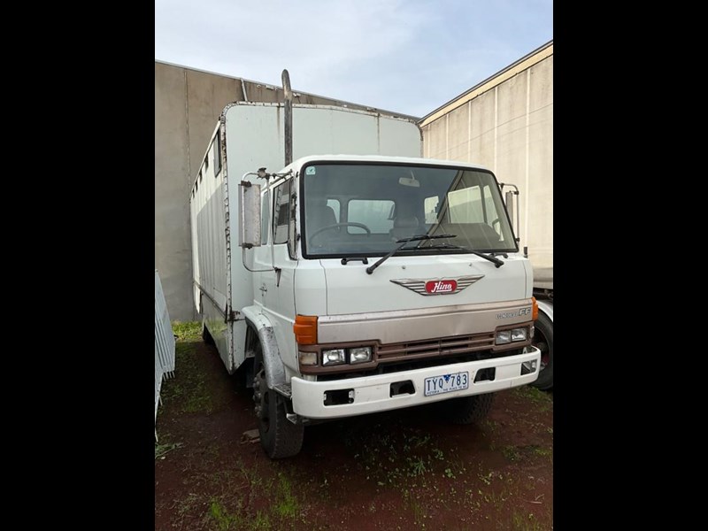 1988 HINO FF RANGER 8 HORSE TRUCK for sale