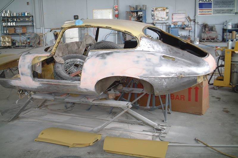 Jaguar E-Type Series II - Reader Resto